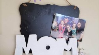 MOM DIY Chalkboard Gift for Mother's Day - Lovebugs and Postcards