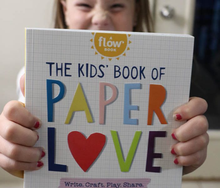 The Kids' Book of Paper Love - Lovebugs and Postcards